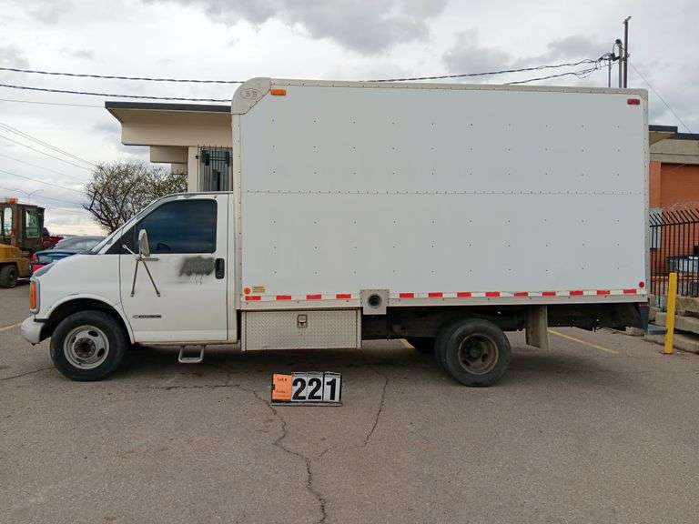2000 CHEVROLET EXPRESS 3500 BOX VAN 3500 (1 ton) 197,931 MILES ...