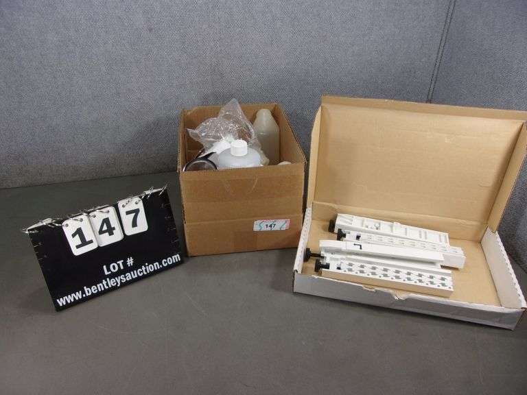 BOX: ASSORTED POLY BOTTLES, VIAL CLAMPS - Bentley & Associates, LLC