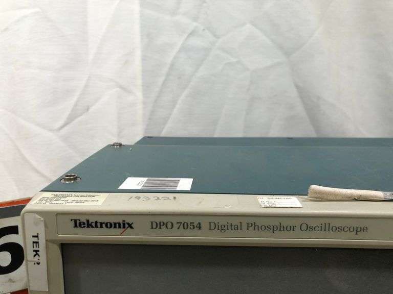 TEKTRONIX DPO 7054 DIGITAL PHOSPHOR OSCILLOSCOPE - Bentley & Associates ...