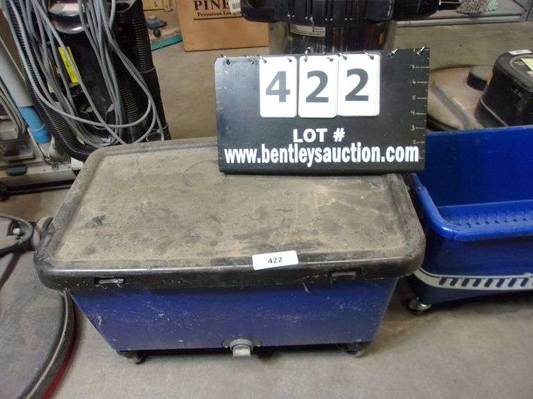 BLUE PLASTIC JANITORIAL SOLUTION BUCKET W/ HANDLE, LID AND WHEELS ...