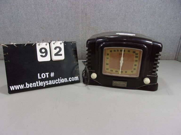 RADIO SHACK REPRODUCTION BROWN VINTAGE INSPIRED RADIO - Bentley ...