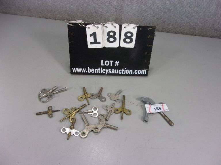 LOT: WIND-UP KEYS - Bentley & Associates, LLC