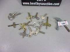 LOT: WIND-UP KEYS - Bentley & Associates, LLC