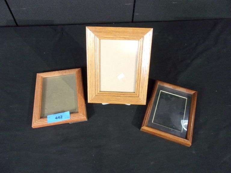 LOT: NATURAL STAINED WOOD FRAMES - Bentley & Associates, LLC