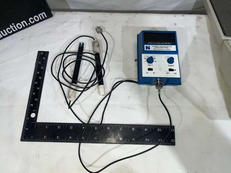 NESTER INSTRUMENTS DIGITAL MINI PH METER - Bentley & Associates, LLC