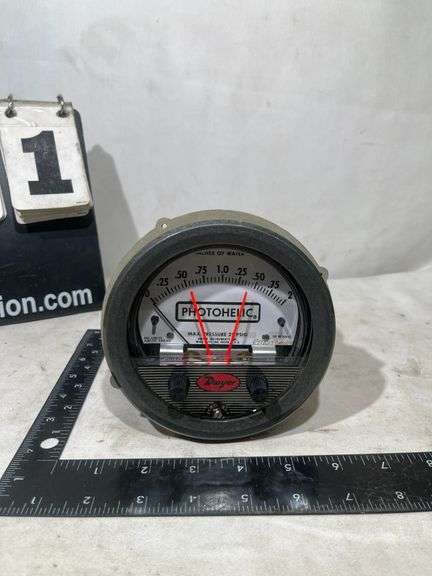 DWYER 3000-2C PHOTOHELIC PRESSURE / SWITCH GAGE - Bentley & Associates, LLC
