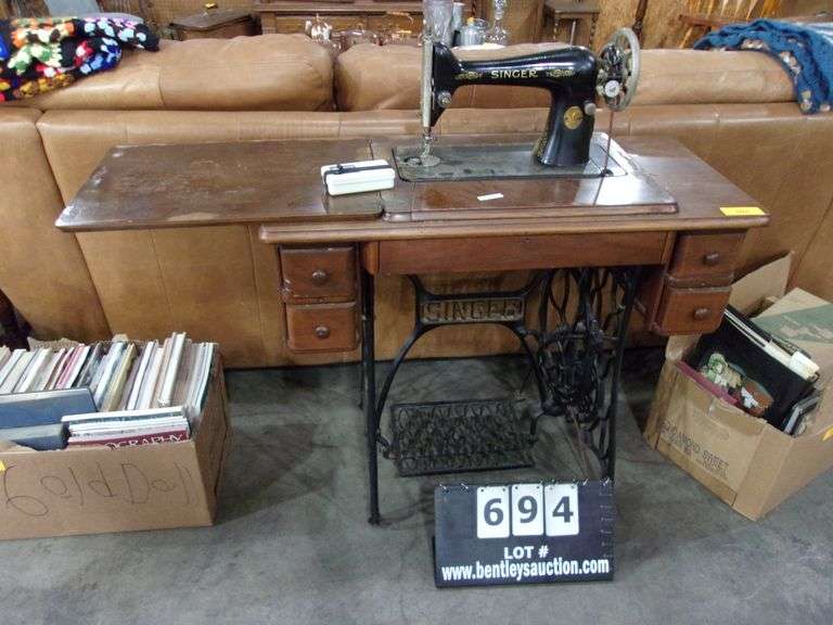 ANTIQUE WALNUT CASED SINGER TREADLE SEWING MACHINE DESK W/ 5 DRAWERS ...