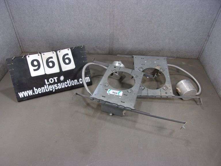 LOT: (2) LIGHT FIXTURE BRACKETS - Bentley & Associates, LLC