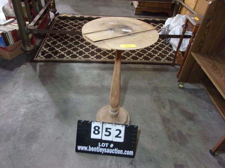 SMALL WOOD CIRCULAR STAND - Bentley & Associates, LLC