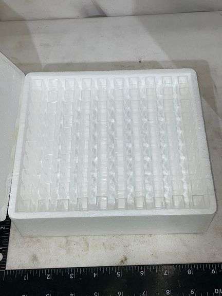 BOX OF FISHERBRAND SILICA AND GLASS STANDARD CELL CUVETTES - Bentley ...