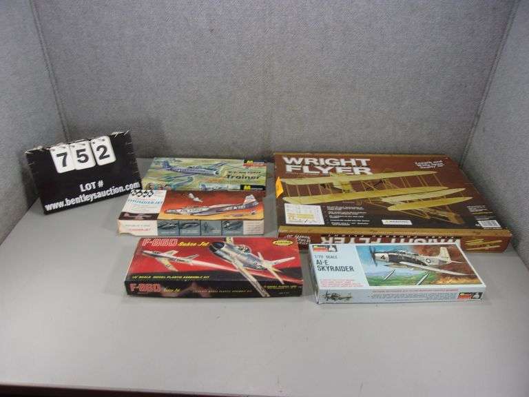 BOXES: 5 ASSORTED MODEL PLANE KITS: WRIGHT FLYER, HAWK, AURORA, ETC ...
