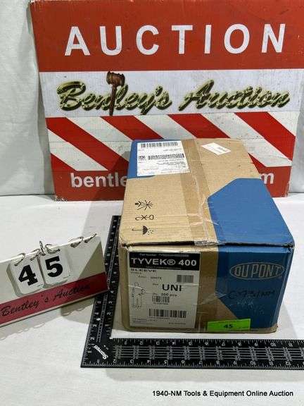 BOX: TYVEK 400 SLEEVES - WHITE - Bentley & Associates, LLC