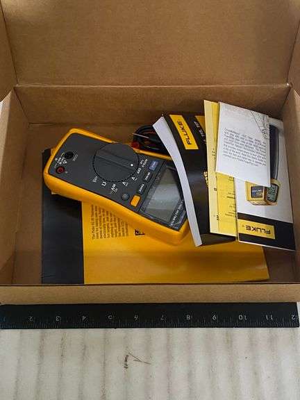 FLUKE 114 TRUE RMS MULTIMETER - Bentley & Associates, LLC