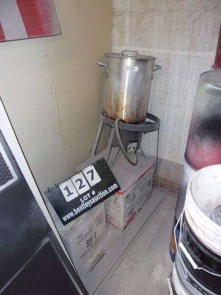 LOT: 30-QUART BOILING POTS & COOKING OIL FILTER KIT - Bentley ...