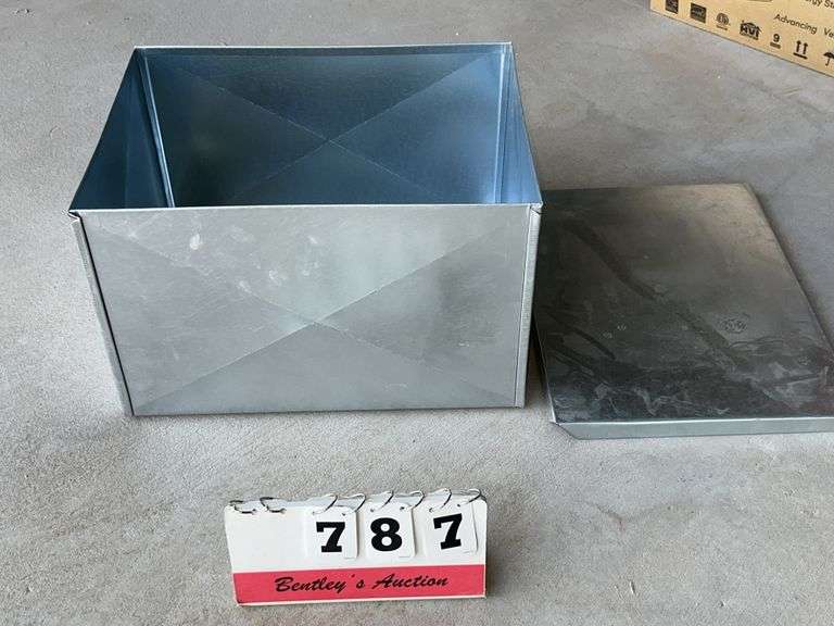 ALUMINUM STORAGE BOX W/ LID - Bentley & Associates, LLC
