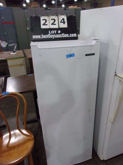 THOMPSON WHITE STANDING FREEZER- MODEL #: TFRF690 - Bentley ...