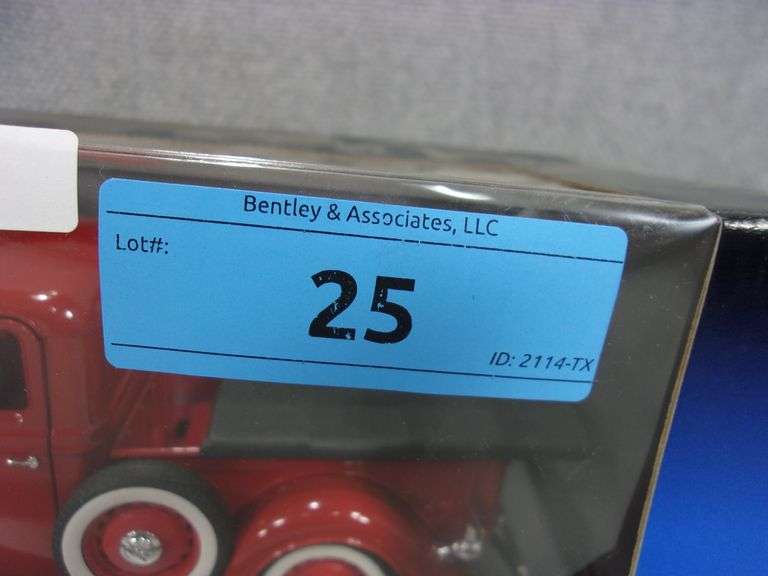 PRESTIGE FAIRFIELD MINT 1936 FORD F-1 V8 TRUCK, 1:18 SCALE DIECAST ...