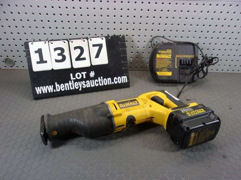 DEWALT VARIABLE SPEED RECIPROCATING SAW DW008 W/ CHARGER - Bentley ...