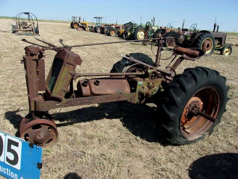1940 JOHN DEERE MODEL H TRICYCLE TRACTOR, S/N 12133 - Bentley ...