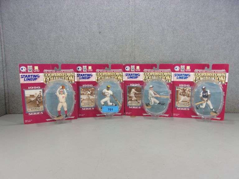 LOT: (4) STARTING LINEUP ROBERTO CLEMENTE, HANK GREENBERG, HANK AARON ...