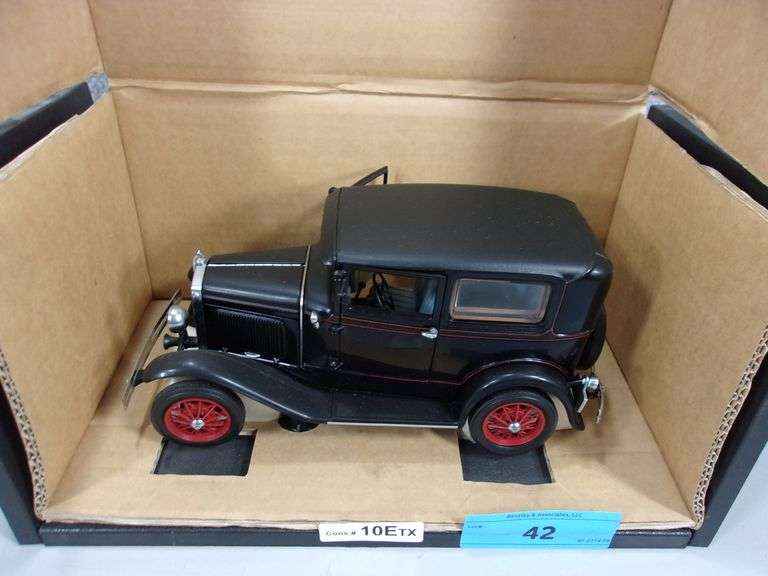 MOTOR CITY CLASSICS 1931 FORD MODEL A TUDOR, 1:18 SCALE DIECAST ...