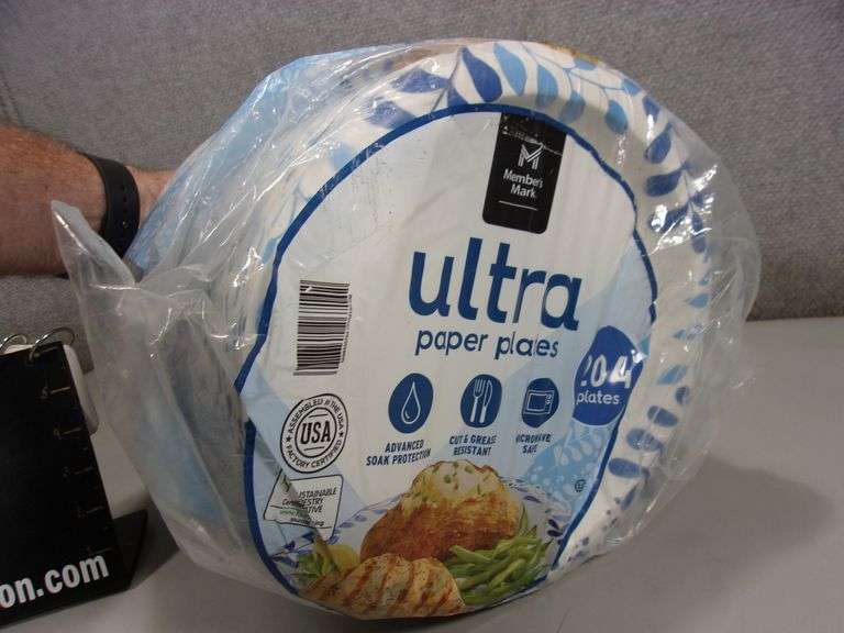 MEMBERS MARK ULTRA PAPER PLATES - 204 COUNT - Bentley & Associates, LLC