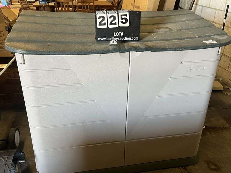 RUBBERMAID STORAGE CONTAINER - 4X4 - Bentley & Associates, LLC