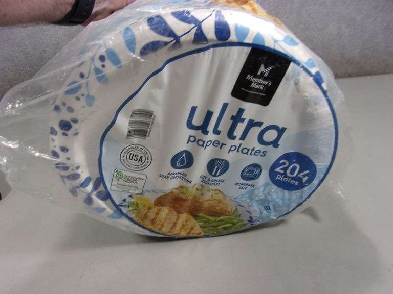 MEMBERS MARK 204 PCS. ULTRA PAPER PLATES - Bentley & Associates, LLC