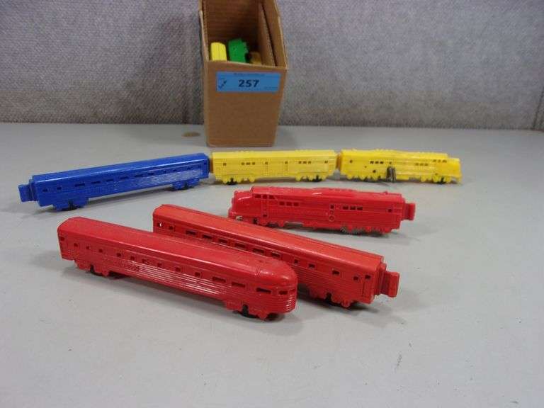 LOT: BOX OF POWERED STREAMLINED SUPER TRAIN - Bentley & Associates, LLC