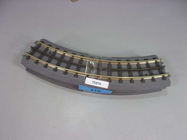 LOT: (3) M.T.H. ELECTRIC CURVED TRAIN TRACKS - Bentley & Associates, LLC