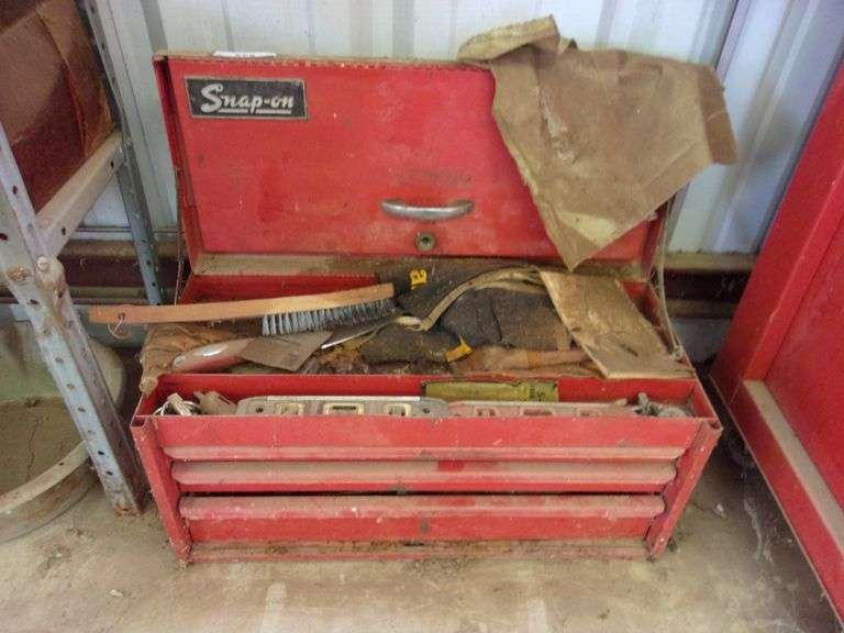 SNAP-ON RED 3 DRAWER TOOLBOX W/ TOOLS - Bentley & Associates, LLC