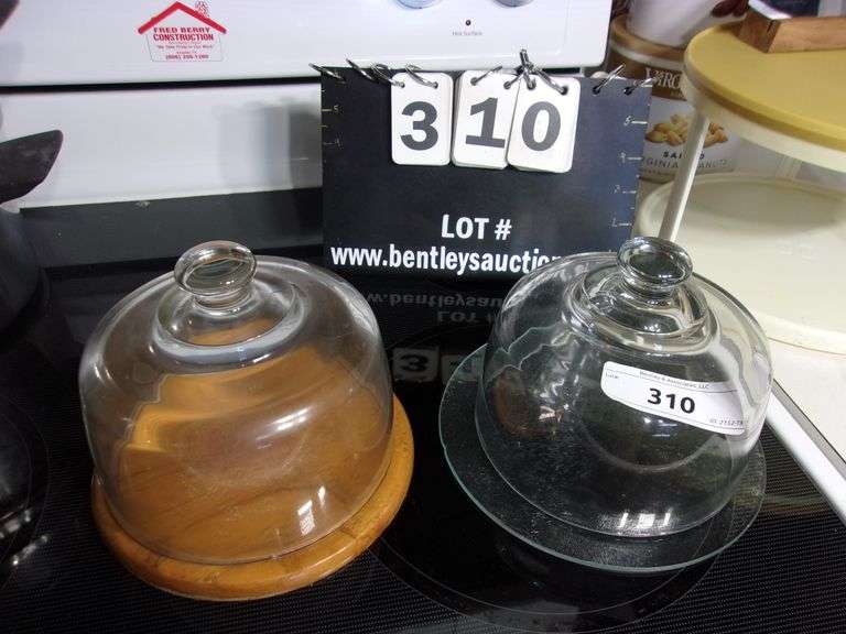 LOT: GLASS CHEESE TRAY W/ COVER, WOODEN CHEESE TRAY W/ GLASS LID ...