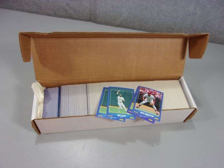BOX: 1988 SCORE BASEBALL CARDS - MIKE EASLER, DH, OF, REY QUINONES, SS ...