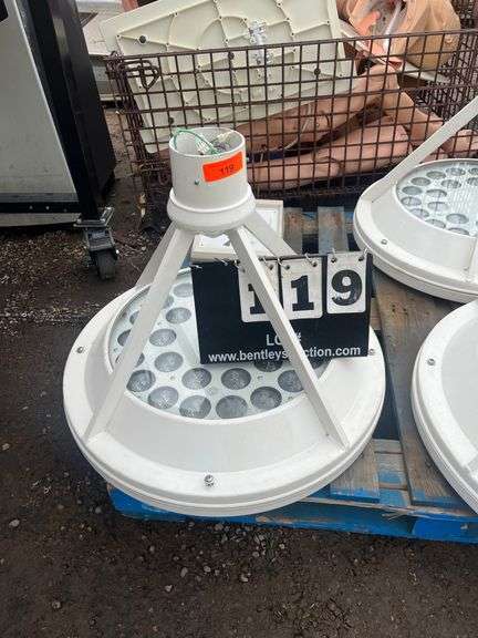 LIGHT POLE LIGHT FIXTURE - MISSING POLE - Bentley & Associates, LLC