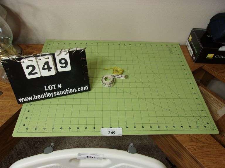 FISKARS GREEN SEWING MEASUREMENT MAT & 2-SEWING MEASURING TAPES ...