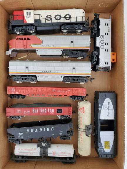 Assorted HO Model Train Engines and Cars - Bid-Assets Online Auctions