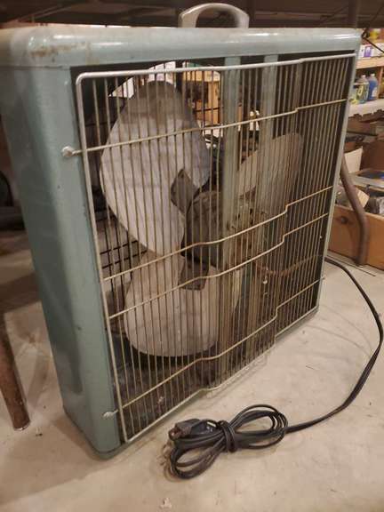 Zero vintage 22-in metal heavy-duty box fan. Untested - Bid-Assets ...