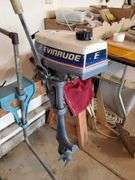 Evinrude 2 hp. gas trolling motor, model 2502D. Includes manual ...