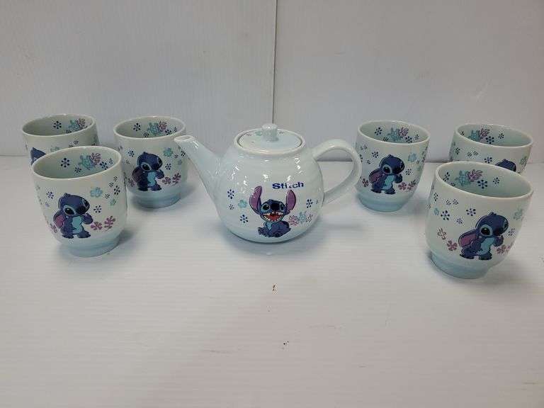 Disney stitch teapot with 6 cups - Bid-Assets Online Auctions