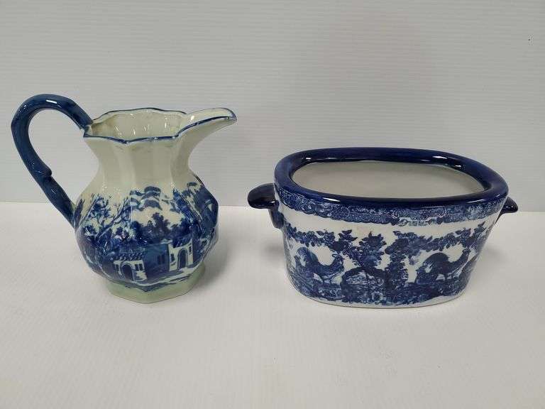 Victoria Ware Ironstone flow blue pitcher and foot bath - Bid-Assets ...