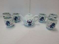 Disney stitch teapot with 6 cups - Bid-Assets Online Auctions