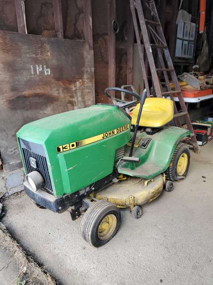 John Deere 130 Lawn Tractor w/ Kawasaki FC290V overhead valve engine ...