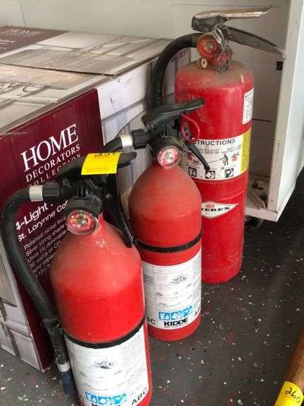 3 fire extinguishers - Bid-Assets Online Auctions