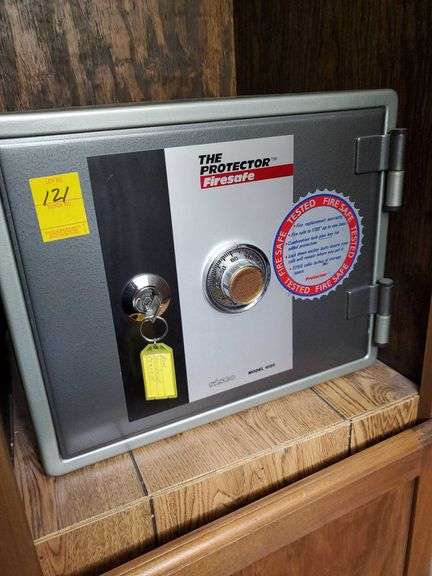 Cisco model 1050 fire safe with key. WE HAVE COMBINATION FOR THE HIGH ...