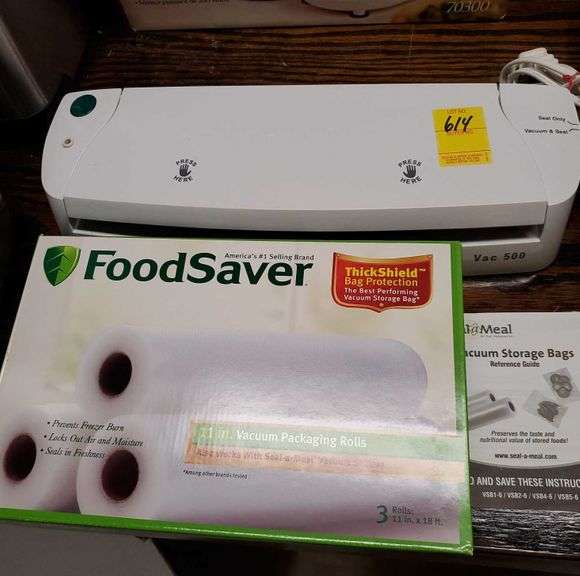 FoodSaver vac 500 with vacuum packing rolls . Basement - Bid-Assets ...
