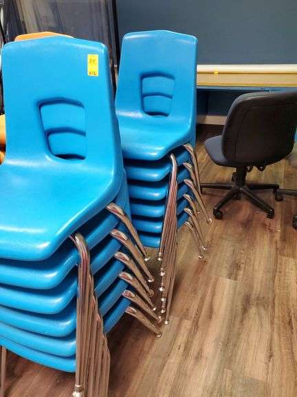 Artco Bell Corporation plastic stacking chairs with chrome legs. Seat ...