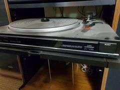 Complete Fisher component system in wood rack, glass door including ...