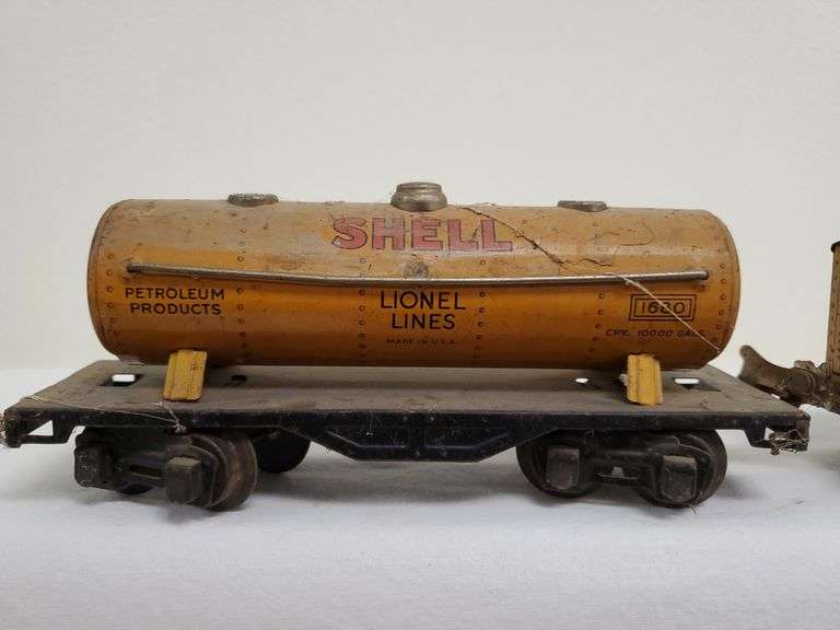 (2) Pre War Lionel cars including 1630 Shell Tank Car and 1679 Baby ...