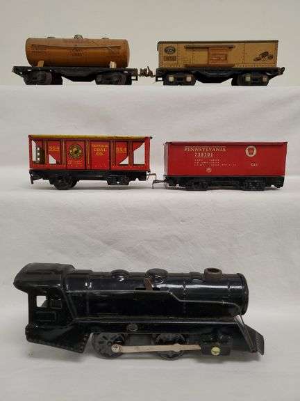 (2) Pre War Lionel cars including 1630 Shell Tank Car and 1679 Baby ...