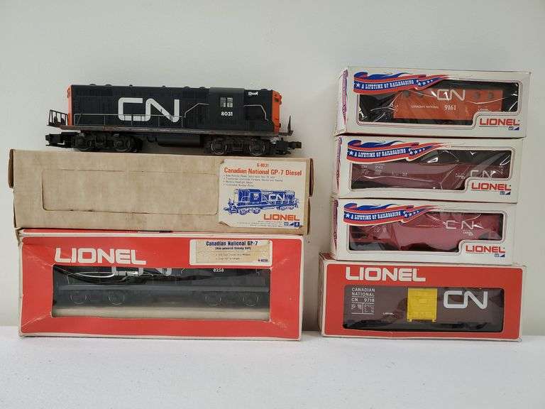 Lionel Canadian National Train Set includes GP-7 #8031 Powered Diesel Engine and #8258 Non-Power ...